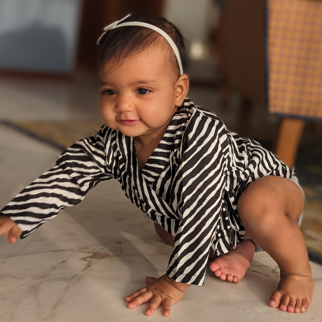 Tura Turi | Baby Cotton Muslin Jhabla | Leheriya Black| Newborn sizes